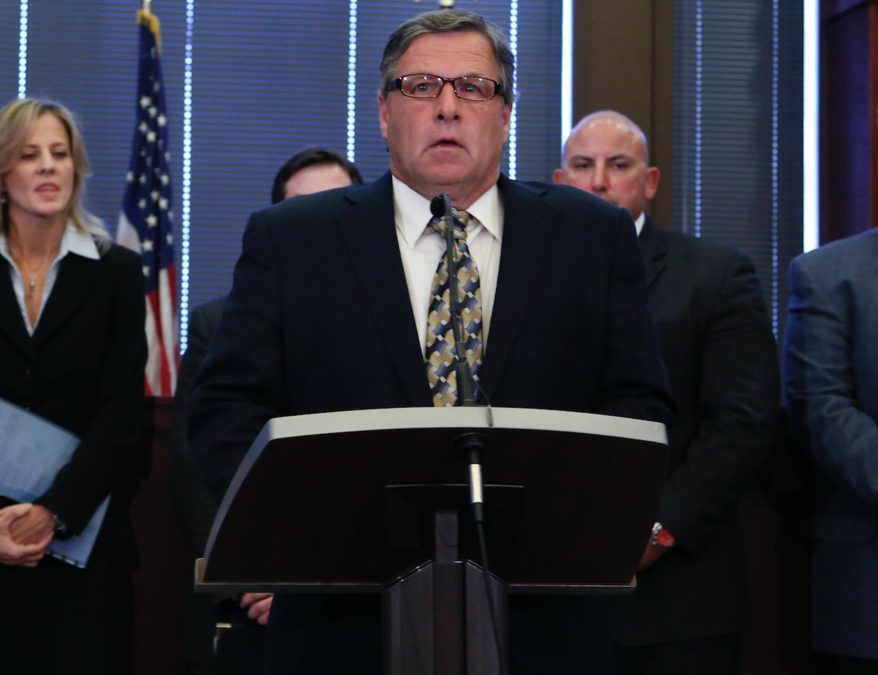 Oak Creek Mayor Steve Scaffidi is resigning to host show on WTMJ Radio ...