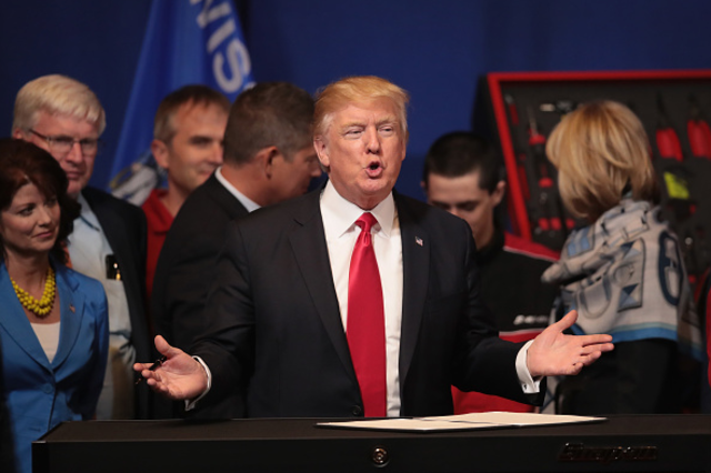 PHOTOS: President Trump speaks at Snap-on Tools Headquarters in Kenosha ...