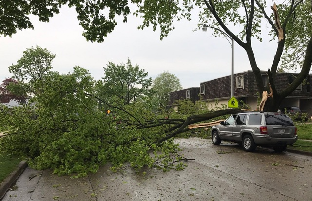 Milwaukee north side neighborhood damaged from overnight severe storms ...