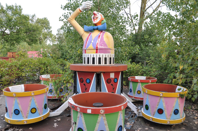 Eerie photos showcase abandoned Midwest theme parks - Gallery