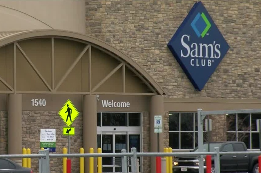 Sam's Club customers flood West Allis store after closing announcement ...