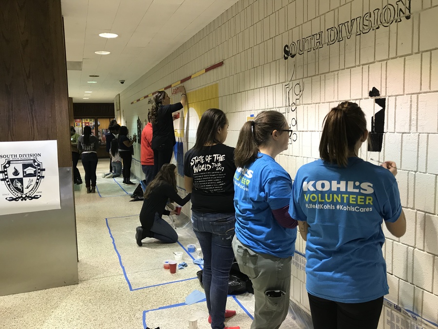Hundreds volunteer at South Division High School for MLK day of service ...