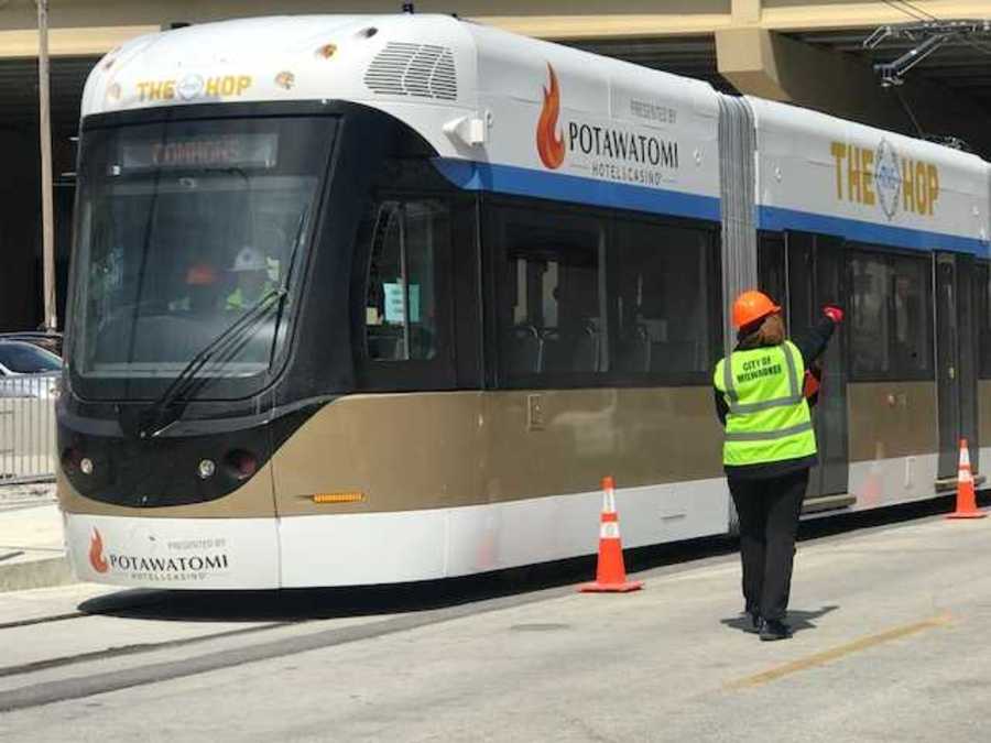 Streetcar takes its maiden run in downtown Milwaukee - TMJ4 Milwaukee, WI